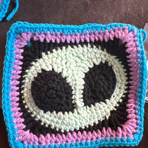 Alien Head Granny Square - Etsy