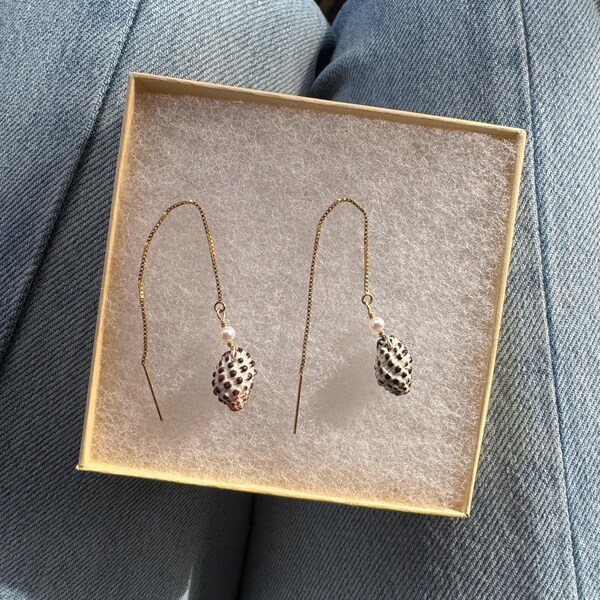 Hawaiian Shell Charm Necklace, 14kt Gold Filled, Mini White Pearls ...