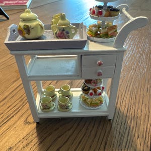 Step by Step Dolls House Furniture Projects in 1/12th Scale by Julie ...