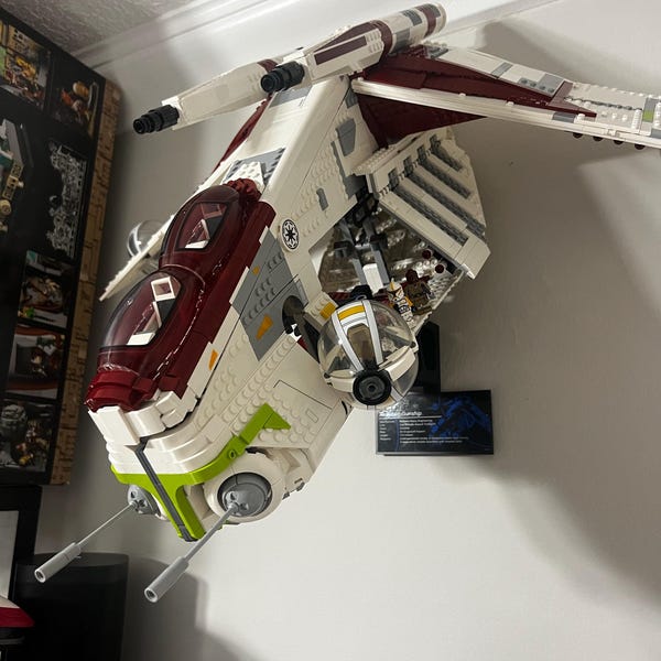 Ultimate Display Solutions Wall Display for Ultimate Collector Series ...