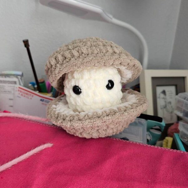 PATTERN: Low Sew Plush Cecil the Clam Pattern - Amigurumi Super Bulky ...