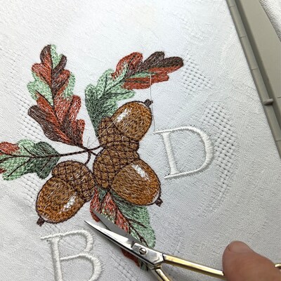 Acorns Machine Embroidery Design 3 SIZES, Acorn Nut & Oak Leaves ...