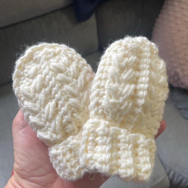 CROCHET PATTERN + VIDEO Winter Wheat Stitch™ Crochet Mittens Pattern ...