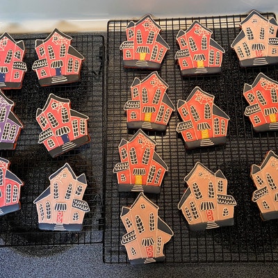 Blushed Bakes by Revas Haunted House 2 Halloween Cookie Cutter, Fondant ...