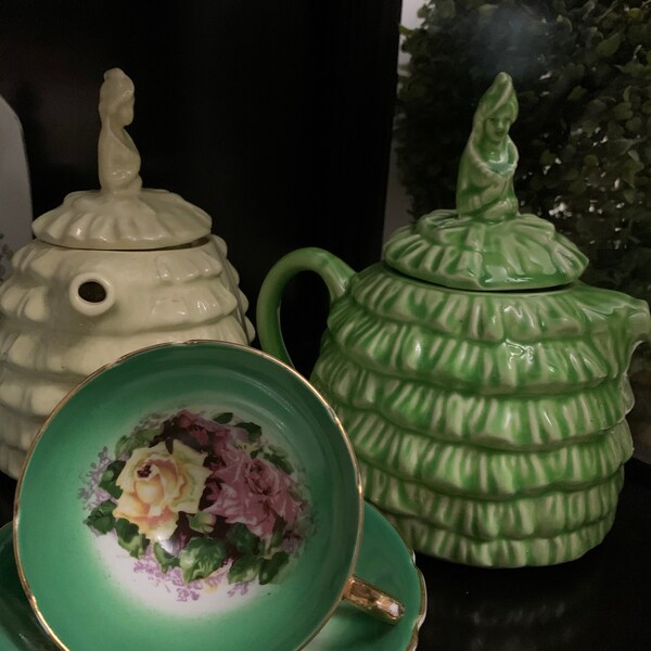 Set of Four Crown Devon Tea Cups and Saucers - Etsy