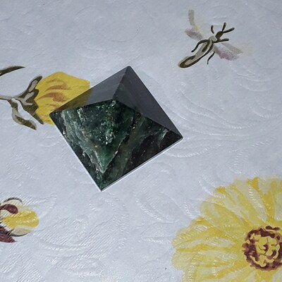JADE Natural Medium Gemstone Crystal Pyramid 27-30mm - Etsy