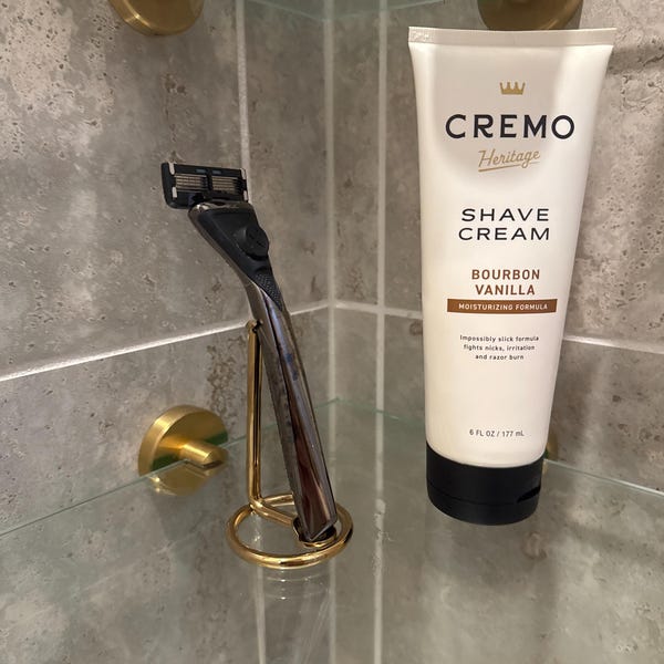 Gold TN Universal Razor Stand (will Accommodate --MACH 3, Venus, Fusion ...