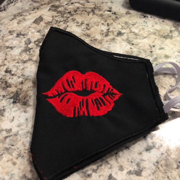 Kissing Lips Embroidery Design, 5 Sizes, Embroidering Fill Stitch ...