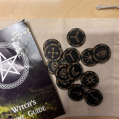 Witches' Rune Set Round // Laser Engraved Runes // Divination Set - Etsy