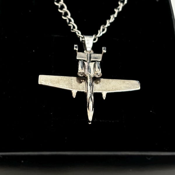 Gold Toned Airplane Pendant Necklace, Airbus, Boeing, A320, 777, A380 ...