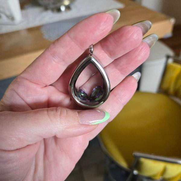 Magnetic Heart Shaped Glass Memory Locket Keychain, 35mm X 35mm ...