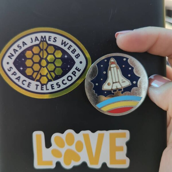 Metal Gear Solid Snake Enamel Pin Cardboard Box 1 Inch the Orange ...