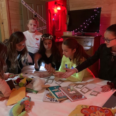 Red Decoder Screen pack of 8 - Etsy