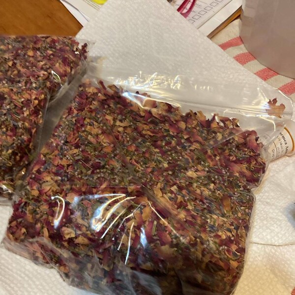 Pick Your Confetti! 30 Types 100% Biodegradable Confetti Petals ...