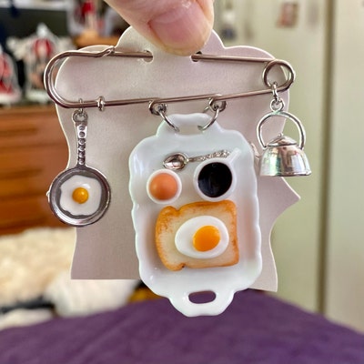 Baker Pastry Chef Kilt Safety Pin Jewelry Baking Charms: Bundt Cake Pan ...