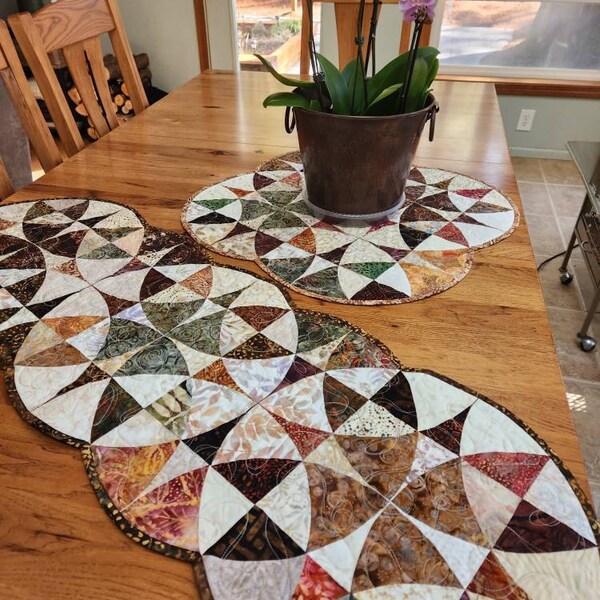 Round Table Topper/placemat in Gorgeous Earthy Batik! - Etsy