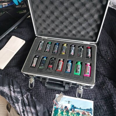 Resident Evil Virus Briefcase With LED Lights and 14 Vials Included KIT ...