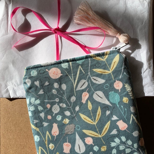 Small Zipper Pouch, Essentials Bag, Grab and Go Bag, Toiletry Bag With ...