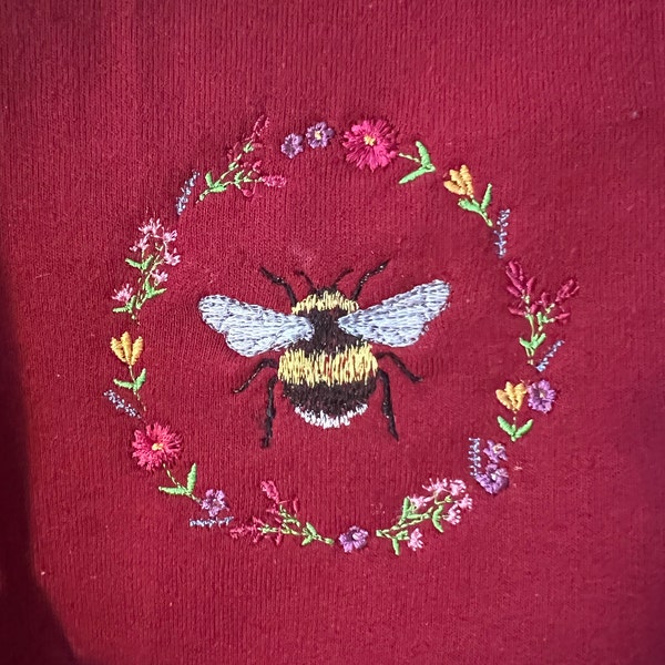 Bee Floral Wreath Embroidery Design, Machine Embroidery File, Instant ...