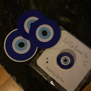 The Wild Robot Die Cut Vinyl Sticker Roz and Brightbill - Etsy