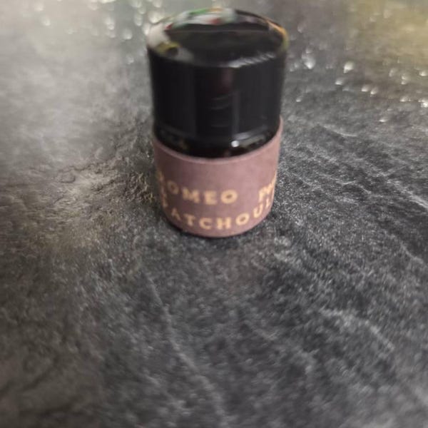 Romeo & Patchouli-ette * Indie Perfume * Oil * Apple * Sweet Patchouli ...