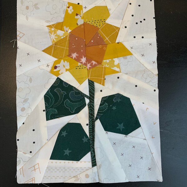 Sunflower Paper Pieced Quilt Block Pattern - 2 Sizes! - Etsy