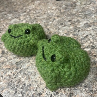 Ted the Thick Toad, Free NO-SEW Crochet Amigurumi PDF Pattern, Small ...