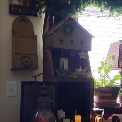 Star / Large Metal Mustard Yellow Star Mounted on A Metal Pedestal and ...