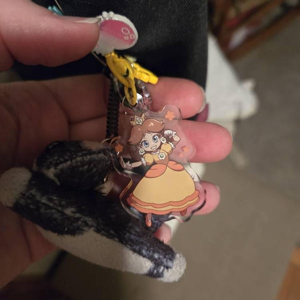 Princess Daisy Keychain - Etsy