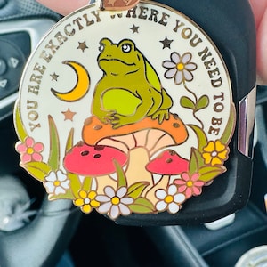 Smiley Daisy Enamel Pin Daisy Pin Smiley Face Pin Hard Enamel Pins ...