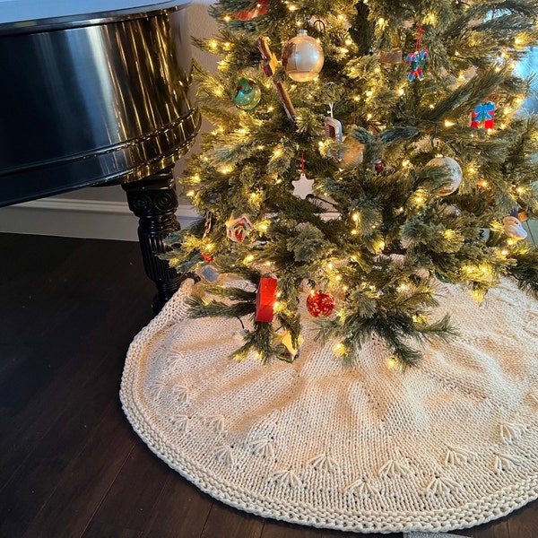 KNITTING PATTERN ** Snowbell Tree Skirt, Knit Tree Skirt, Holiday Knit ...