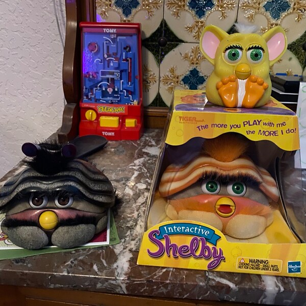 Adopt a Furby mango 2005 Hasbro Tiger Electronics Mango Emoto-tronic ...