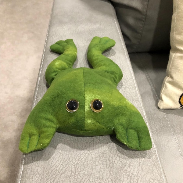 PDF Bean Bag Frog Pattern - 3 Sizes of Frog Patterns to Make Frog ...