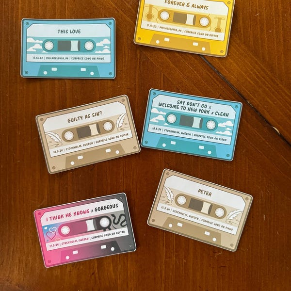 Cute Chibi Taylor Two Toned, Tour Outfit, Pop Star, Concert Performer ...