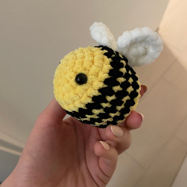 Stress bee / mini bee / crocheted / gift idea / stress ball - Etsy.de