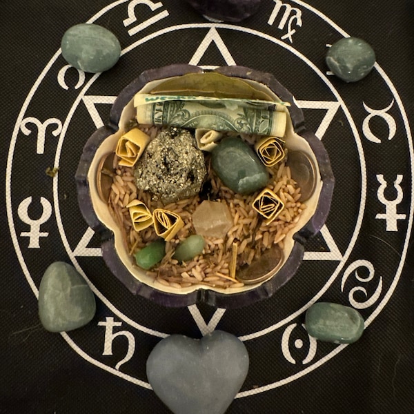 Witch Offering Bowl: Ritual Altar Decor - Etsy