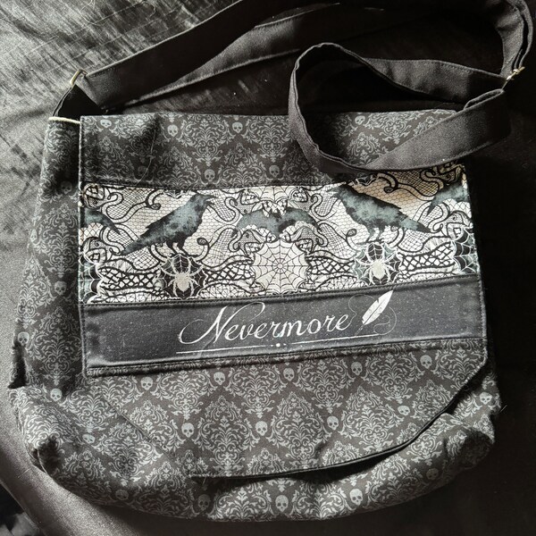 Praying Mantis Shoulder Bag Lily Garden Purse Summer Flowers Handbag ...