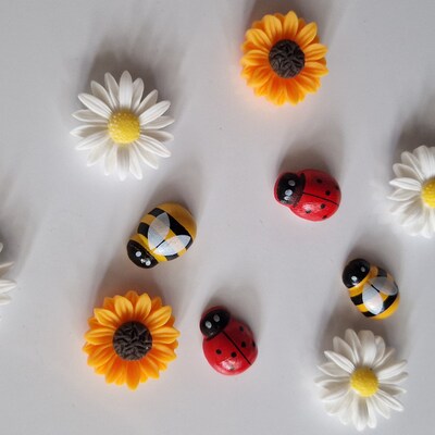 Bumble Bee / Honey Bee Fridge Magnet Set of 4 With Gift Box. Teachers ...