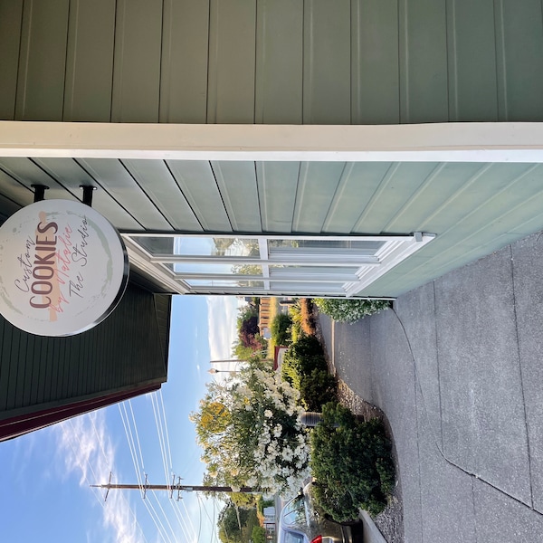 Custom Round Lightbox Storefront Sign for Business | Double Sided ...