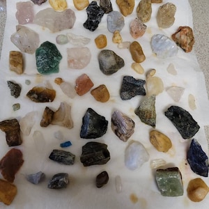 Gemstone Identification Chart 6x9 Glossed Raw Gem Reference by ...