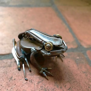 Frog Sculpture , Recycled Metal Art, A Bespoke Piece of Animal Art ...