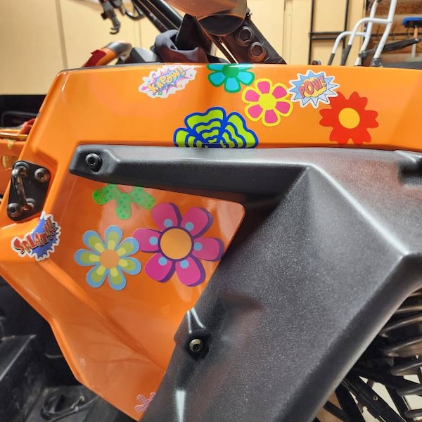 Mod Flowers Wall Decals, Groovy 60s 70s Style Peel & Stick Decals for ...