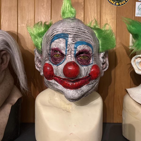 Killer Klowns Shorter Mask - Etsy
