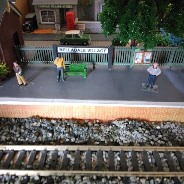 Model Railway Station Sign • Personalised OO Gauge Platform Signs • 1: ...