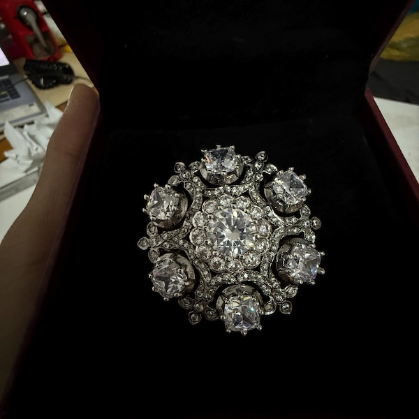 Art Deco Inspired Rothschild Family Carved Emerald Brooch in 925 ...