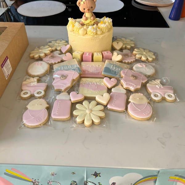 Personalised New Baby Iced Biscuits, Set of 12 Baby Shower Biscuits ...