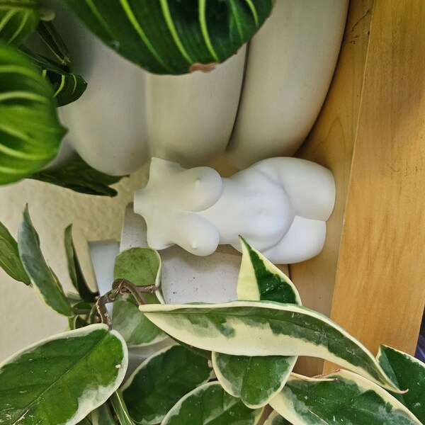 Curvy plus-size Goddess Torso Statue, Home Decor, Body Positive, Gifts ...