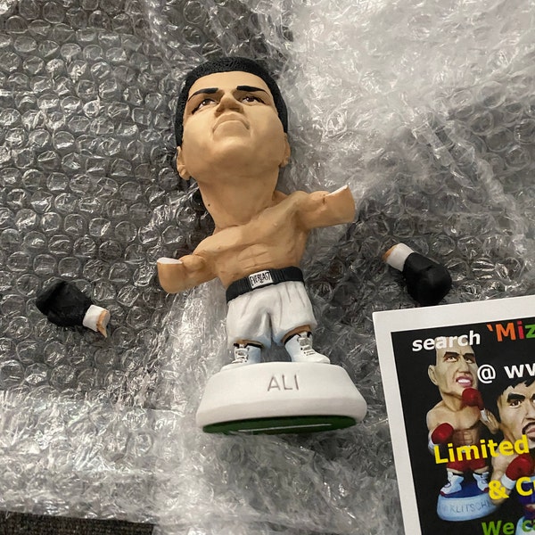 George Best Classic Pose Limited Edition Figurine Manchester United - Etsy