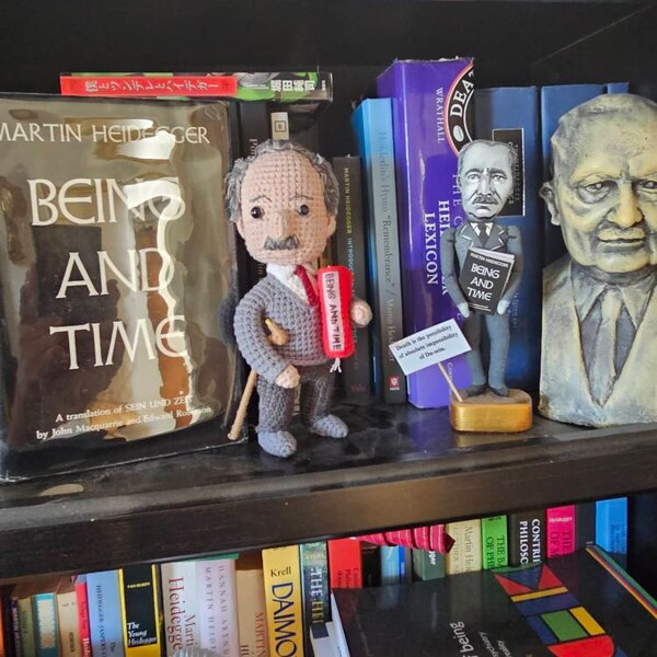Sigmund Freud Amigurumi Bookshelf Decor, Handknitted Academician Doll ...