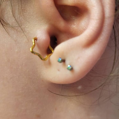 Tiny Honeycomb Flat Back Labret Piercing Minimalist Ear Cartilage Helix ...